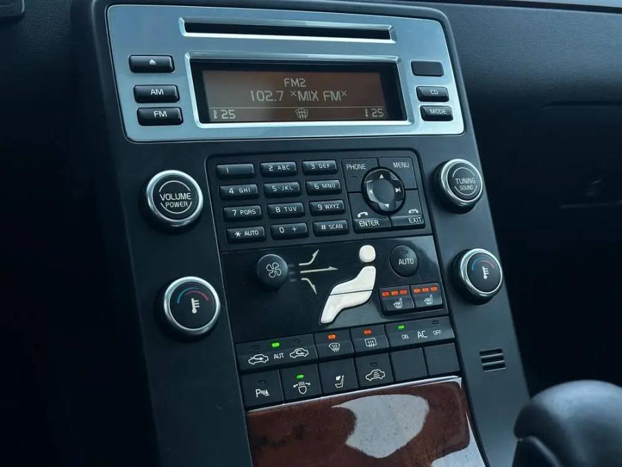 Melns Volvo S80 2007 Jelgava, ar dzinēja tilpumu 2.40 L un nobraukumu 418 tūkst. km par 3790 €, foto 18 vietnē AUTOMOTO.COM.LV