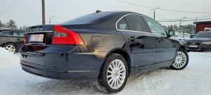 Black Volvo S80 2007 in Riga, with an engine capacity of 2.40 L and mileage of 249 thousand km for 6500 €, photo 5 on AUTOMOTO.COM.LV