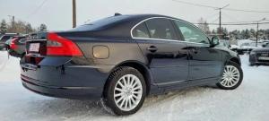 Black Volvo S80 2007 in Riga, with an engine capacity of 2.40 L and mileage of 249 thousand km for 6500 €, photo 6 on AUTOMOTO.COM.LV