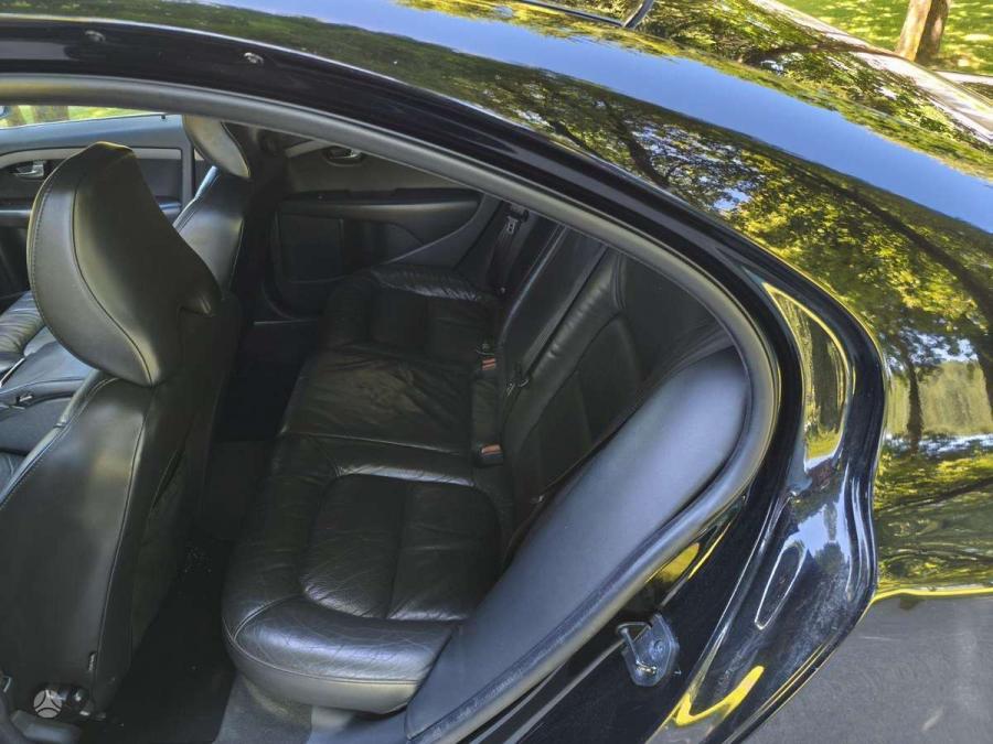 Melns Volvo S80 2007 Šakiai, ar dzinēja tilpumu 2.40 L un nobraukumu 262 tūkst. km par 3200 €, foto 15 vietnē AUTOMOTO.COM.LV
