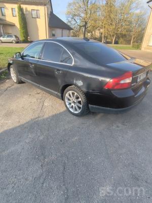 Melns Volvo S80 2007 Madona, ar dzinēja tilpumu 2.40 L un nobraukumu 353 tūkst. km par 2150 €, foto 3 vietnē AUTOMOTO.COM.LV