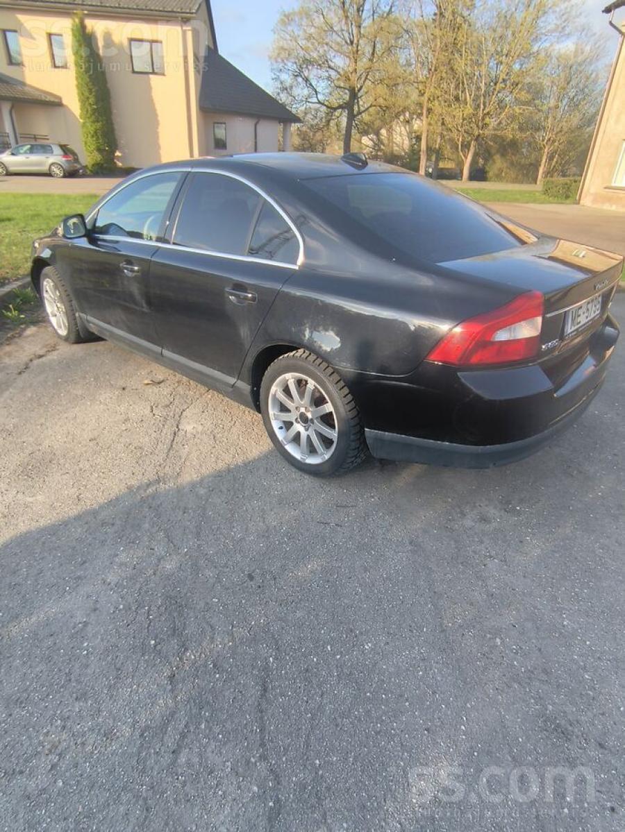 Melns Volvo S80 2007 Madona, ar dzinēja tilpumu 2.40 L un nobraukumu 353 tūkst. km par 2150 €, foto 3 vietnē AUTOMOTO.COM.LV