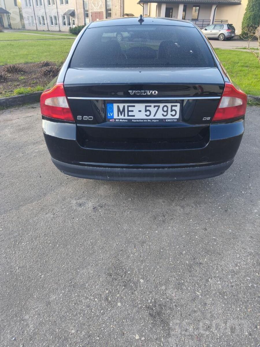 Melns Volvo S80 2007 Madona, ar dzinēja tilpumu 2.40 L un nobraukumu 353 tūkst. km par 2150 €, foto 4 vietnē AUTOMOTO.COM.LV