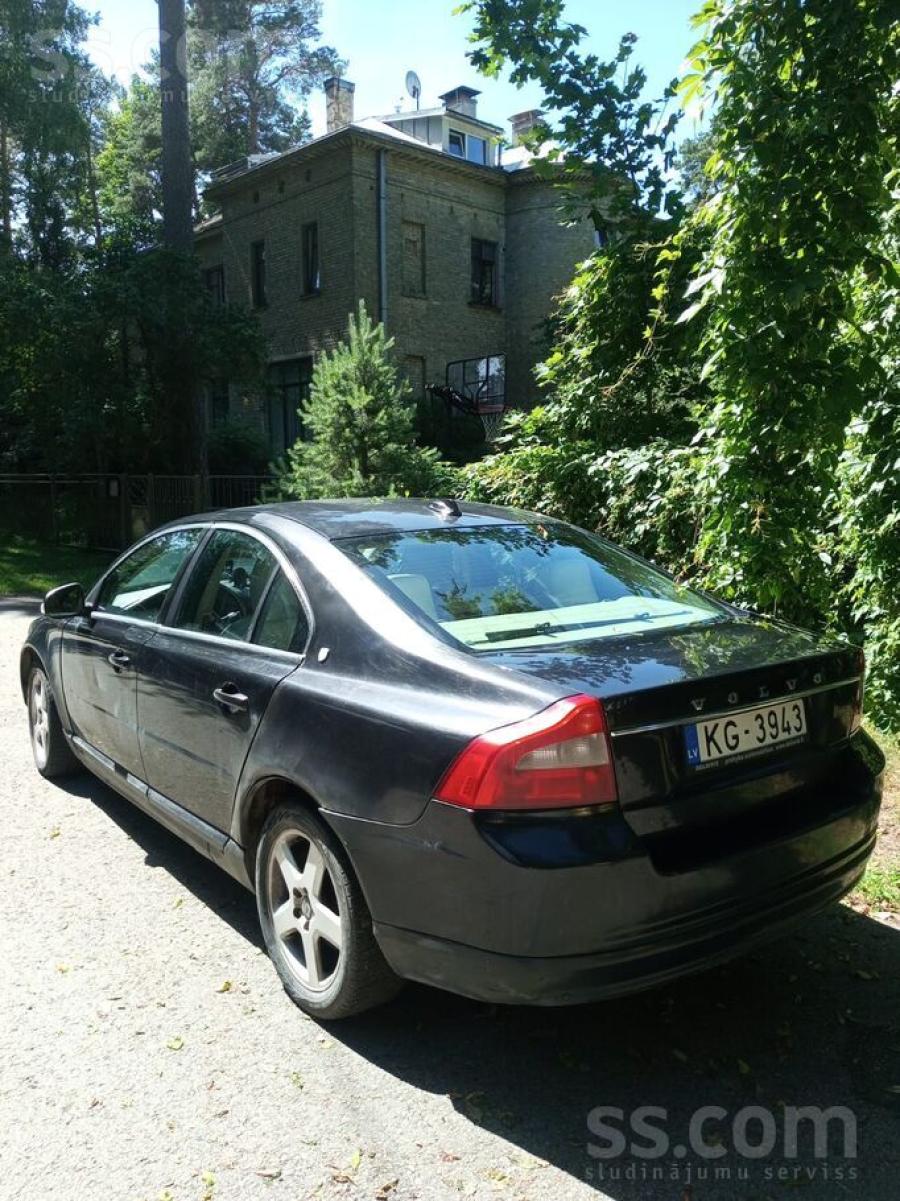 Black Volvo S80 2007 in Riga, with an engine capacity of 3.20 L and mileage of 400 thousand km for 1050 €, photo 4 on AUTOMOTO.COM.LV