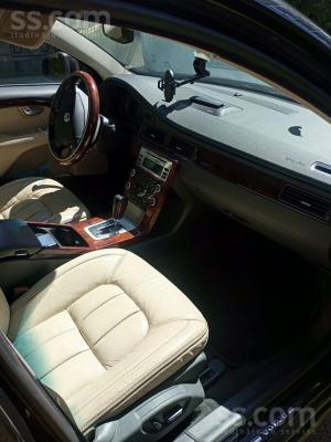 Black Volvo S80 2007 in Riga, with an engine capacity of 3.20 L and mileage of 400 thousand km for 1050 €, photo 5 on AUTOMOTO.COM.LV