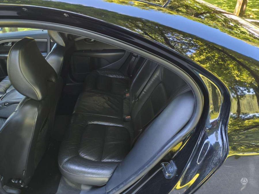 Melns Volvo S80 2007 Šakiai, ar dzinēja tilpumu 2.40 L un nobraukumu 262 tūkst. km par 3500 €, foto 12 vietnē AUTOMOTO.COM.LV