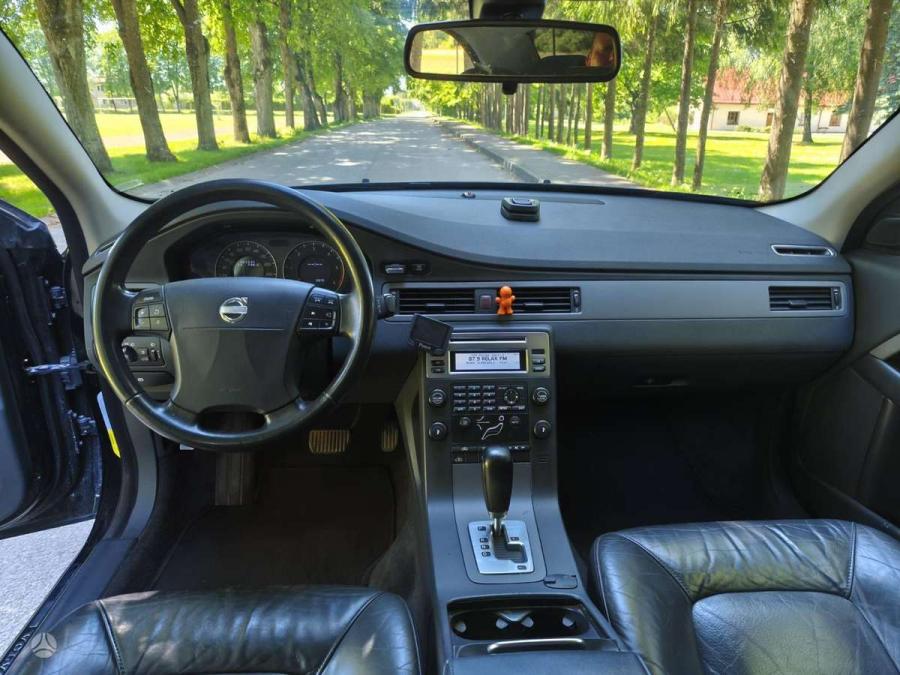 Melns Volvo S80 2007 Šakiai, ar dzinēja tilpumu 2.40 L un nobraukumu 262 tūkst. km par 3500 €, foto 13 vietnē AUTOMOTO.COM.LV