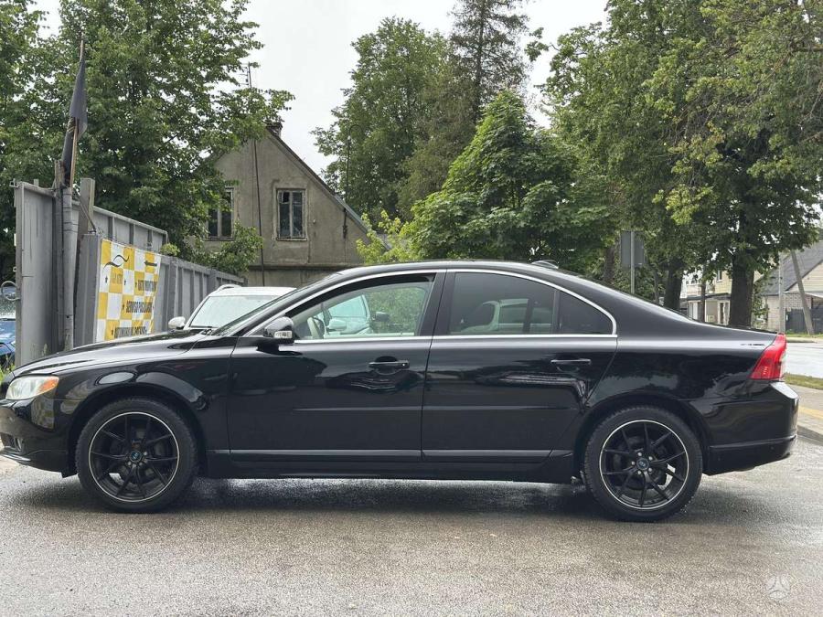 Melns Volvo S80 2007 Šauļi, ar dzinēja tilpumu 2.40 L un nobraukumu 317 tūkst. km par 4250 €, foto 8 vietnē AUTOMOTO.COM.LV