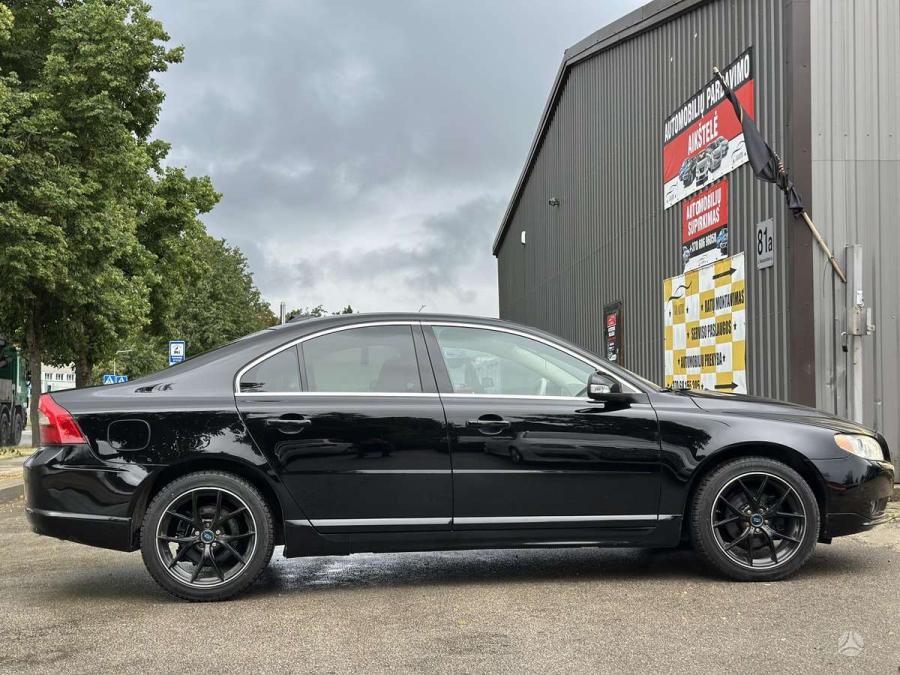 Melns Volvo S80 2007 Šauļi, ar dzinēja tilpumu 2.40 L un nobraukumu 317 tūkst. km par 4250 €, foto 9 vietnē AUTOMOTO.COM.LV