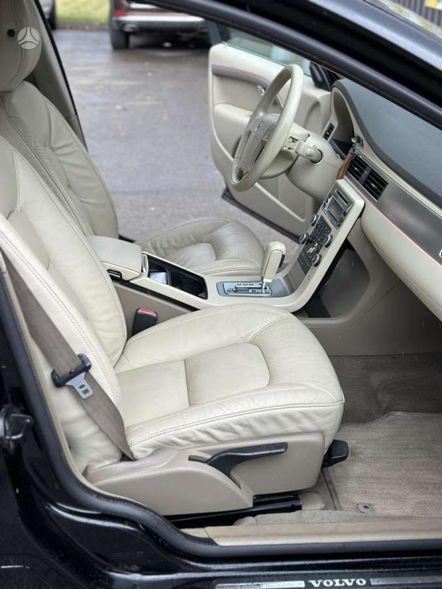 Melns Volvo S80 2007 Šauļi, ar dzinēja tilpumu 2.40 L un nobraukumu 317 tūkst. km par 4250 €, foto 27 vietnē AUTOMOTO.COM.LV