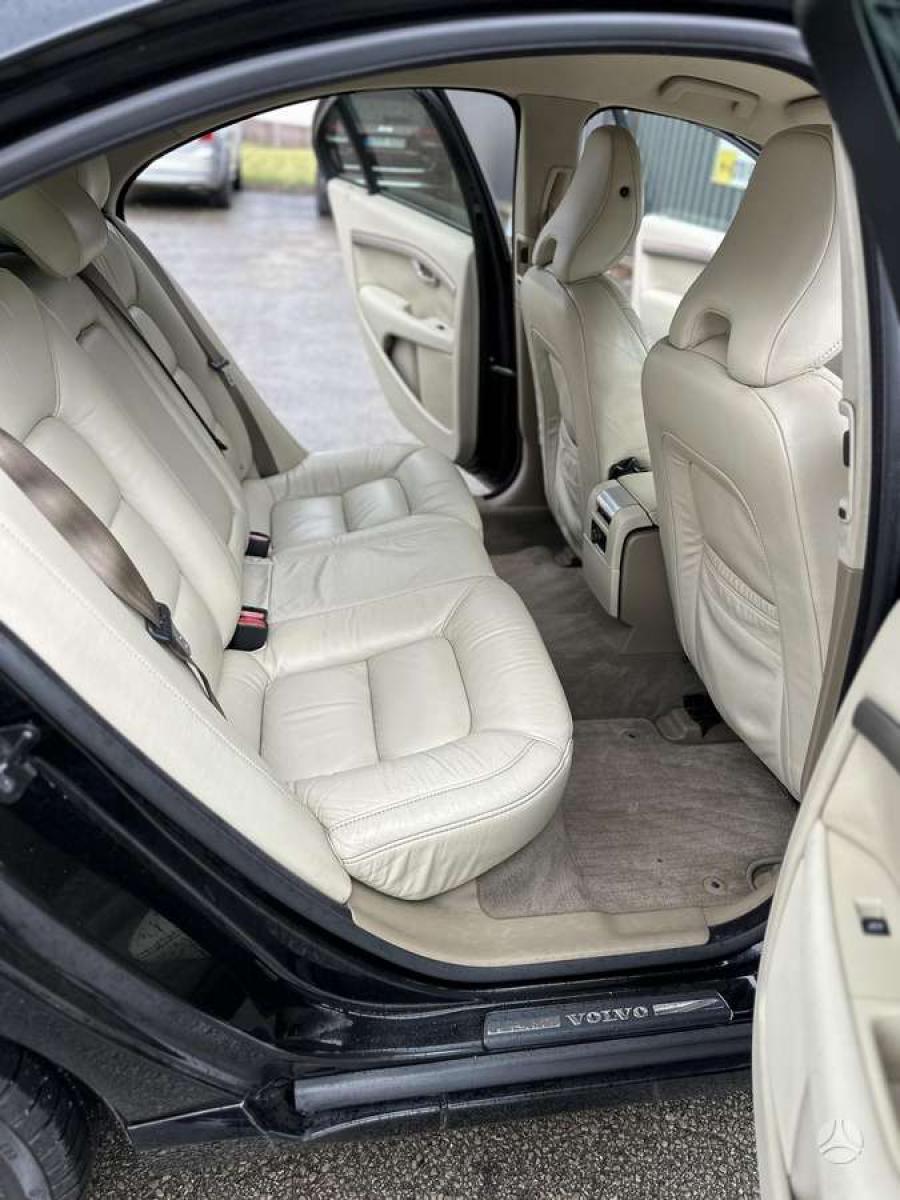 Melns Volvo S80 2007 Šauļi, ar dzinēja tilpumu 2.40 L un nobraukumu 317 tūkst. km par 4250 €, foto 30 vietnē AUTOMOTO.COM.LV