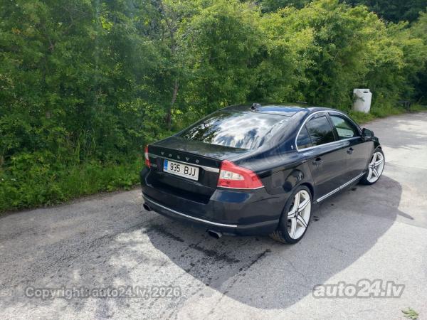 Black Volvo S80 2007 in Tallinn, with an engine capacity of 4.40 L and mileage of 412 thousand km for 8800 €, photo 5 on AUTOMOTO.COM.LV