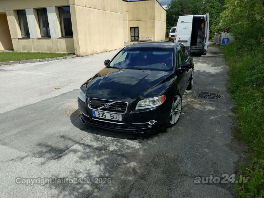 Черный Вольво С80 2007 в Таллин, объемом двигателя 4.40 л и пробегом 412 тыс. км за 8800 €, фото 4 на AUTOMOTO.COM.LV