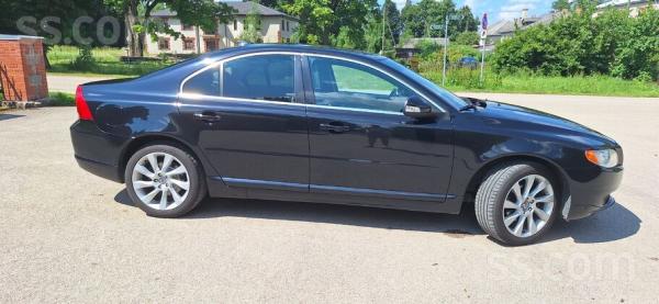 Melns Volvo S80 2007 Rēzekne, ar dzinēja tilpumu 2.40 L un nobraukumu 275 tūkst. km par 4799 €, foto 7 vietnē AUTOMOTO.COM.LV