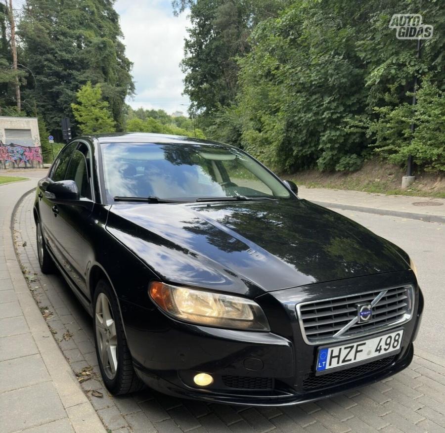 Black Volvo S80 2007 in Vilnius, with an engine capacity of 2.40 L and mileage of 410 thousand km for 2400 €, photo 4 on AUTOMOTO.COM.LV