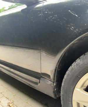 Black Volvo S80 2007 in Vilnius, with an engine capacity of 2.40 L and mileage of 410 thousand km for 2400 €, photo 8 on AUTOMOTO.COM.LV
