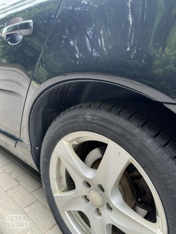 Black Volvo S80 2007 in Vilnius, with an engine capacity of 2.40 L and mileage of 410 thousand km for 2400 €, photo 10 on AUTOMOTO.COM.LV