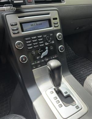 Black Volvo S80 2007 in Vilnius, with an engine capacity of 2.40 L and mileage of 410 thousand km for 2400 €, photo 16 on AUTOMOTO.COM.LV