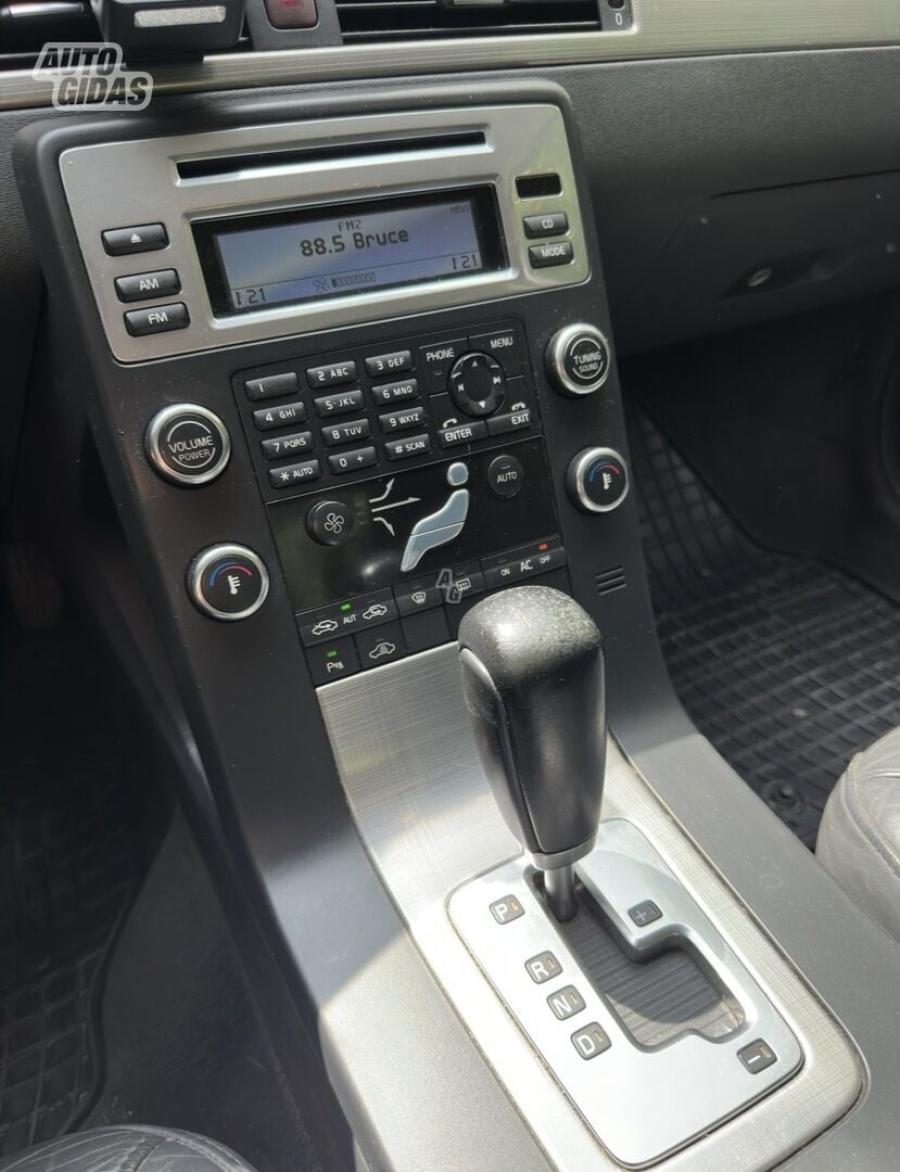 Black Volvo S80 2007 in Vilnius, with an engine capacity of 2.40 L and mileage of 410 thousand km for 2400 €, photo 16 on AUTOMOTO.COM.LV