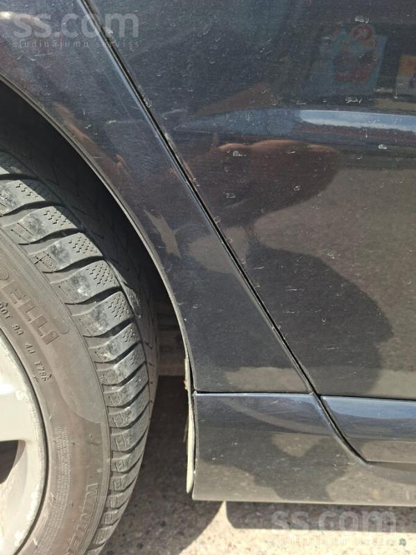 Black Volvo S80 2007 in Tukums, with an engine capacity of 2.40 L and mileage of 291 thousand km for 3800 €, photo 5 on AUTOMOTO.COM.LV
