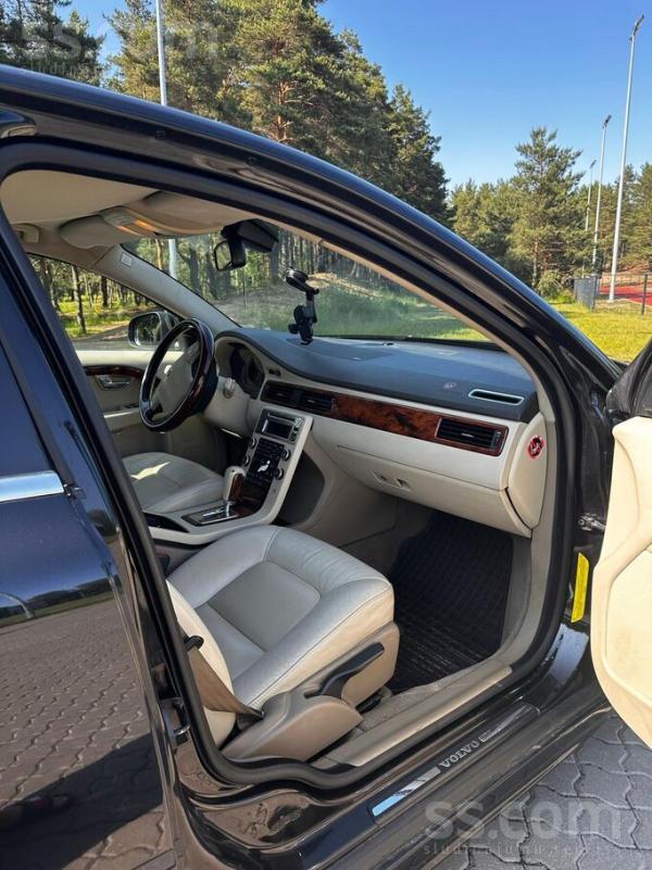 Melns Volvo S80 2007 Rīga, ar dzinēja tilpumu 2.40 L un nobraukumu 259 tūkst. km par 3350 €, foto 7 vietnē AUTOMOTO.COM.LV