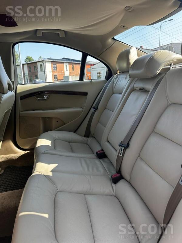 Melns Volvo S80 2007 Rīga, ar dzinēja tilpumu 2.40 L un nobraukumu 259 tūkst. km par 3350 €, foto 8 vietnē AUTOMOTO.COM.LV