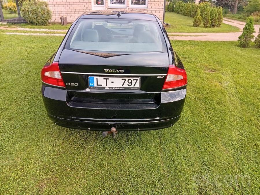 Black Volvo S80 2007 in Madona, with an engine capacity of 2.40 L and mileage of 527 thousand km for 2100 €, photo 4 on AUTOMOTO.COM.LV