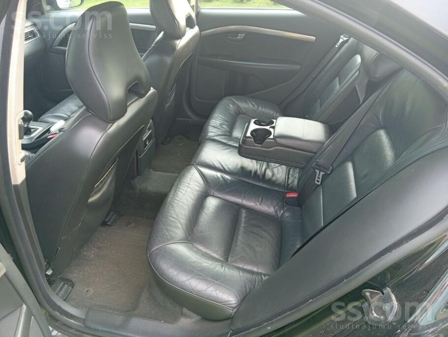 Black Volvo S80 2007 in Madona, with an engine capacity of 2.40 L and mileage of 527 thousand km for 2100 €, photo 7 on AUTOMOTO.COM.LV