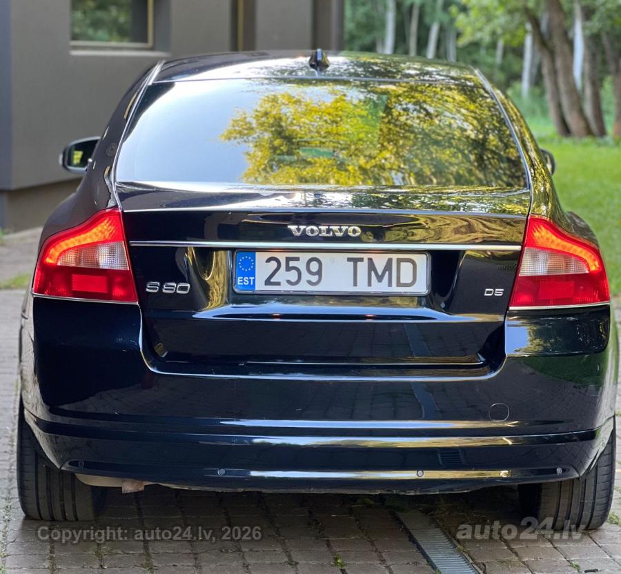 Black Volvo S80 2007 in Tallinn, with an engine capacity of 2.40 L and mileage of 354 thousand km for 4999 €, photo 8 on AUTOMOTO.COM.LV