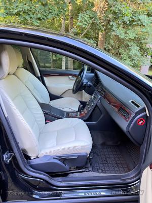 Black Volvo S80 2007 in Tallinn, with an engine capacity of 2.40 L and mileage of 354 thousand km for 4999 €, photo 13 on AUTOMOTO.COM.LV