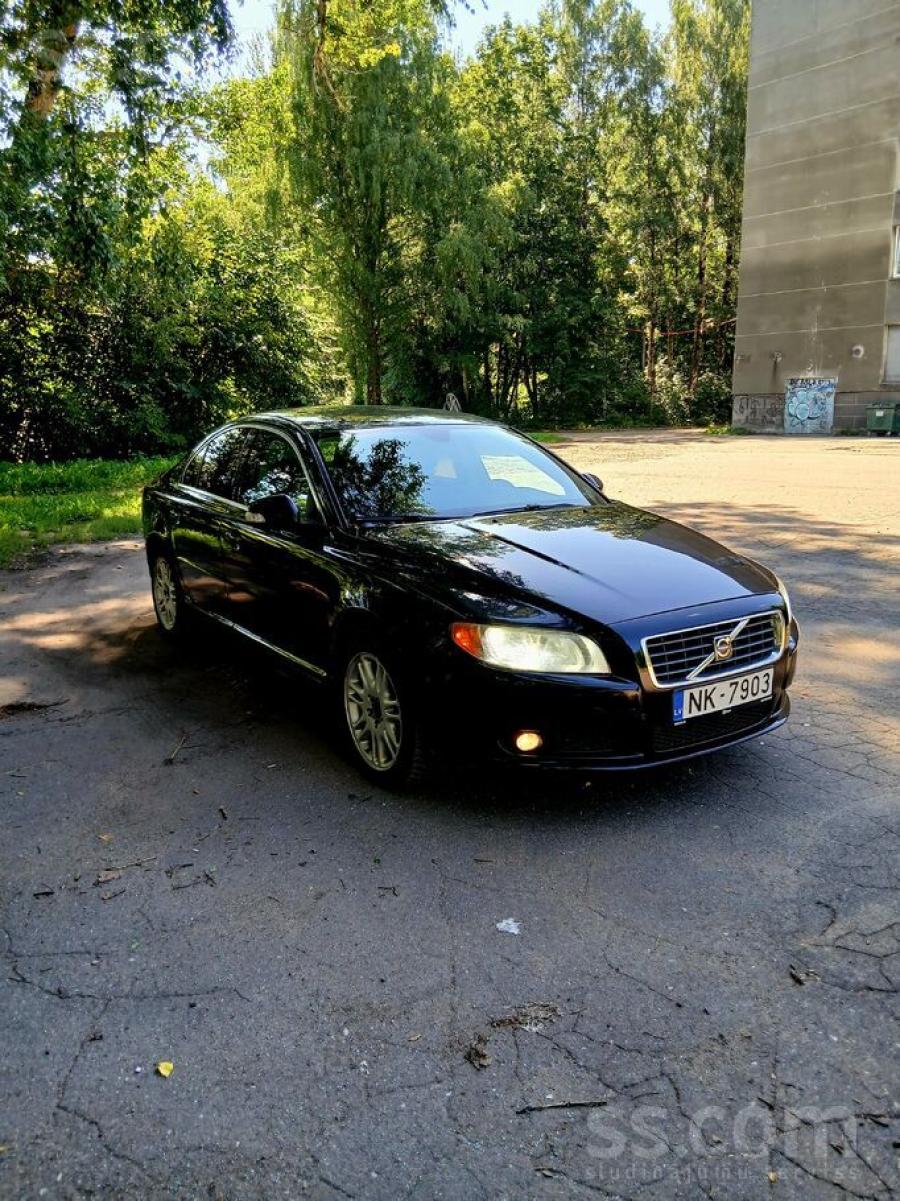Black Volvo S80 2007 in Riga, with an engine capacity of 2.40 L and mileage of 371 thousand km for 3250 €, photo 3 on AUTOMOTO.COM.LV