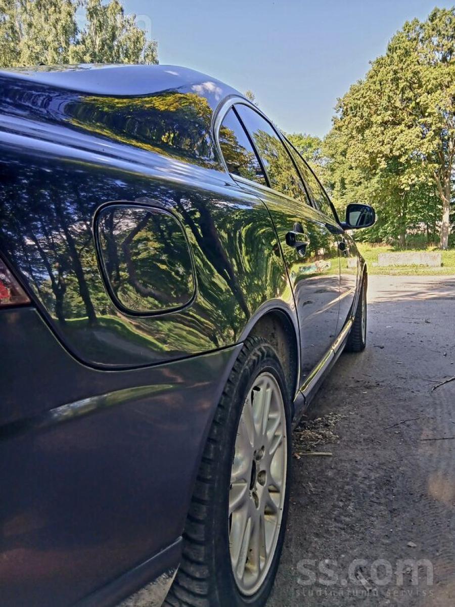 Black Volvo S80 2007 in Riga, with an engine capacity of 2.40 L and mileage of 371 thousand km for 3250 €, photo 6 on AUTOMOTO.COM.LV
