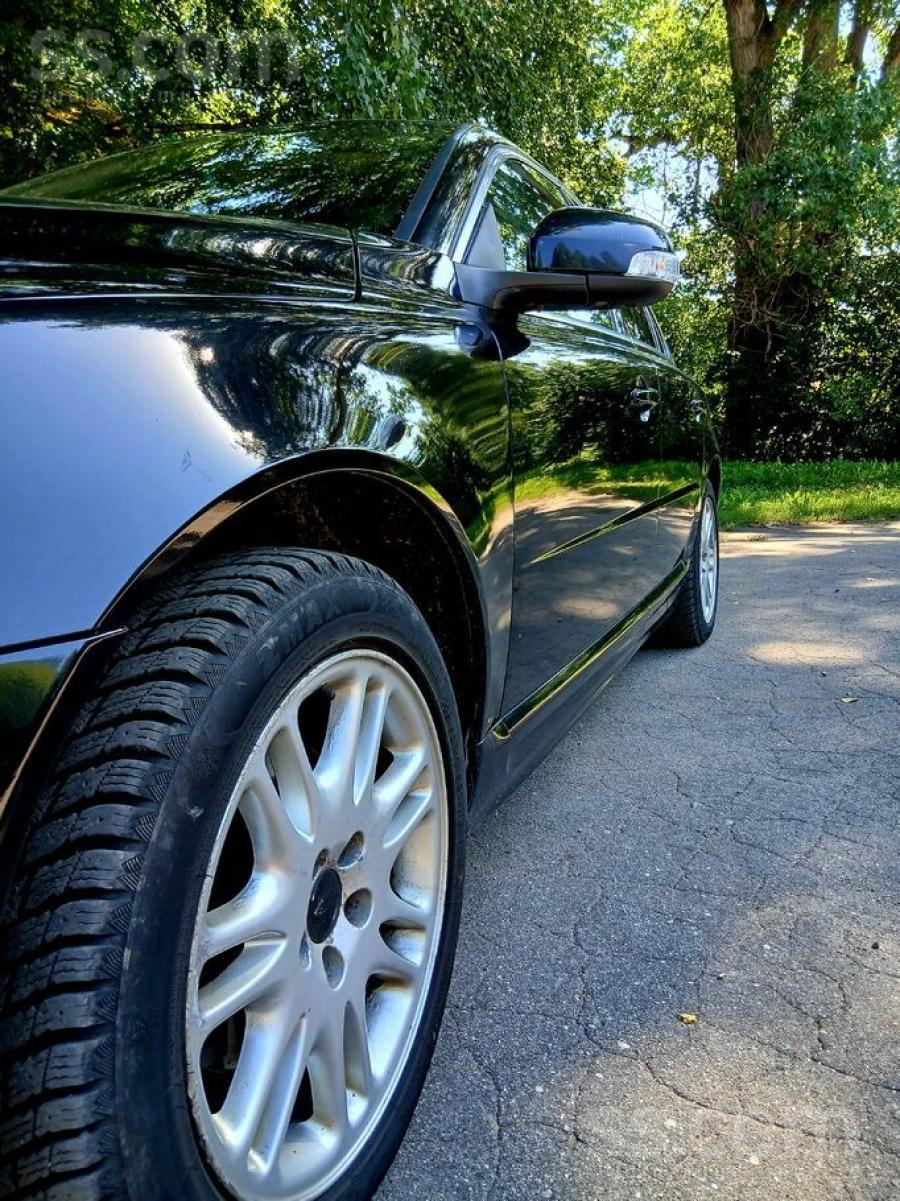 Black Volvo S80 2007 in Riga, with an engine capacity of 2.40 L and mileage of 371 thousand km for 3250 €, photo 9 on AUTOMOTO.COM.LV
