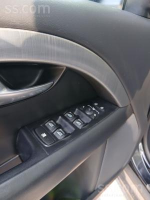Black Volvo S80 2007 in Riga, with an engine capacity of 2.40 L and mileage of 371 thousand km for 3250 €, photo 16 on AUTOMOTO.COM.LV