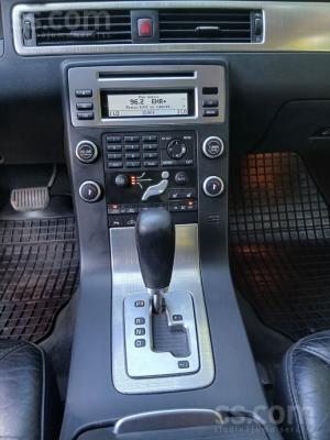 Black Volvo S80 2007 in Riga, with an engine capacity of 2.40 L and mileage of 371 thousand km for 3250 €, photo 18 on AUTOMOTO.COM.LV