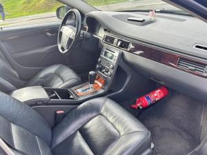 Melns Volvo S80 2007 Narva, ar dzinēja tilpumu 2.40 L un nobraukumu 519 tūkst. km par 2100 €, foto 9 vietnē AUTOMOTO.COM.LV