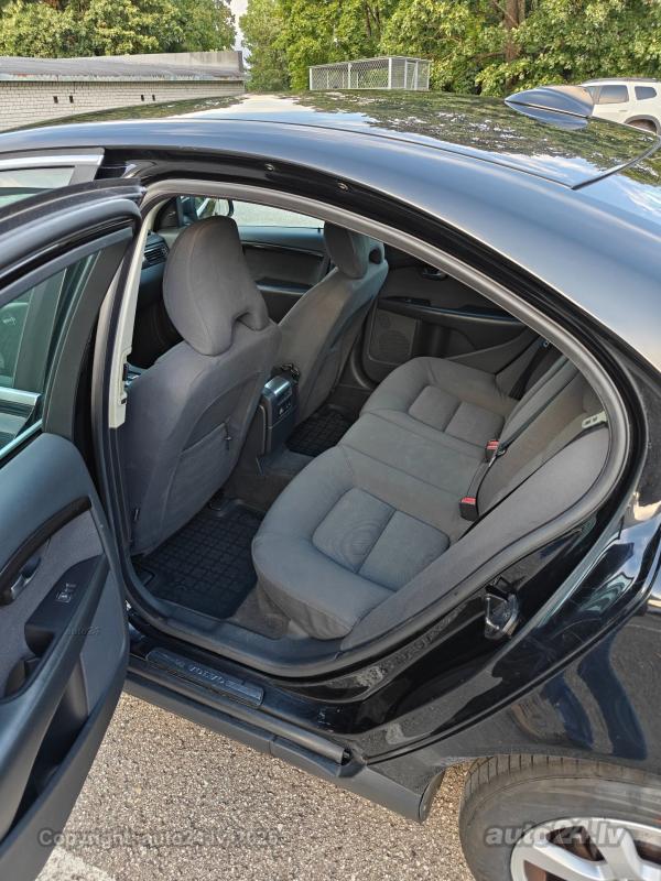 Black Volvo S80 2007 in Tartu, with an engine capacity of 2.50 L and mileage of 362 thousand km for 1999 €, photo 10 on AUTOMOTO.COM.LV