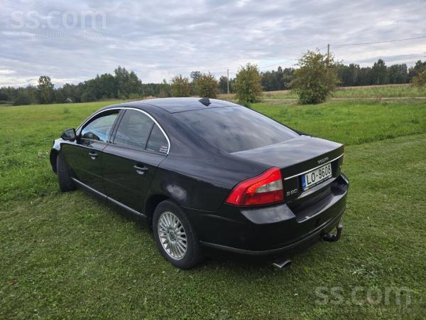 Вольво С80 2007 в Резекне на AUTOMOTO.COM.LV Черный Вольво С80 2007 в Резекне, объемом двигателя 2.40 л и пробегом 0 тыс. км за 3500 €, фото 5 на AUTOMOTO.COM.LV