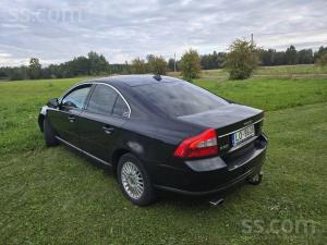Melns Volvo S80 2007 Rēzekne, ar dzinēja tilpumu 2.40 L un nobraukumu 0 tūkst. km par 3500 €, foto 5 vietnē AUTOMOTO.COM.LV