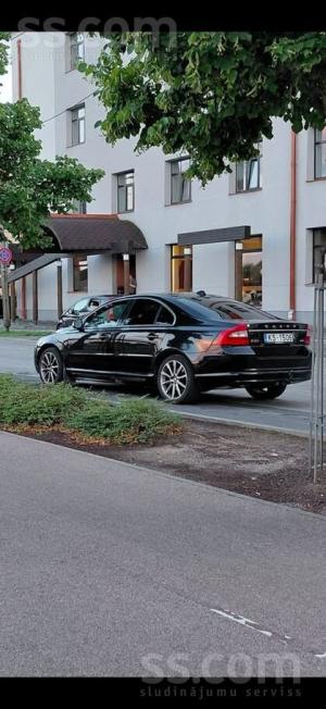 Melns Volvo S80 2007 Rīga, ar dzinēja tilpumu 2.40 L un nobraukumu 467 tūkst. km par 3200 €, foto 3 vietnē AUTOMOTO.COM.LV
