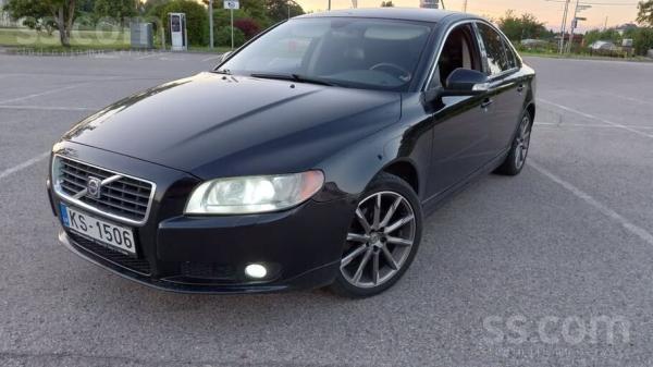 Black Volvo S80 2007 in Riga, with an engine capacity of 2.40 L and mileage of 467 thousand km for 3200 €, photo 4 on AUTOMOTO.COM.LV