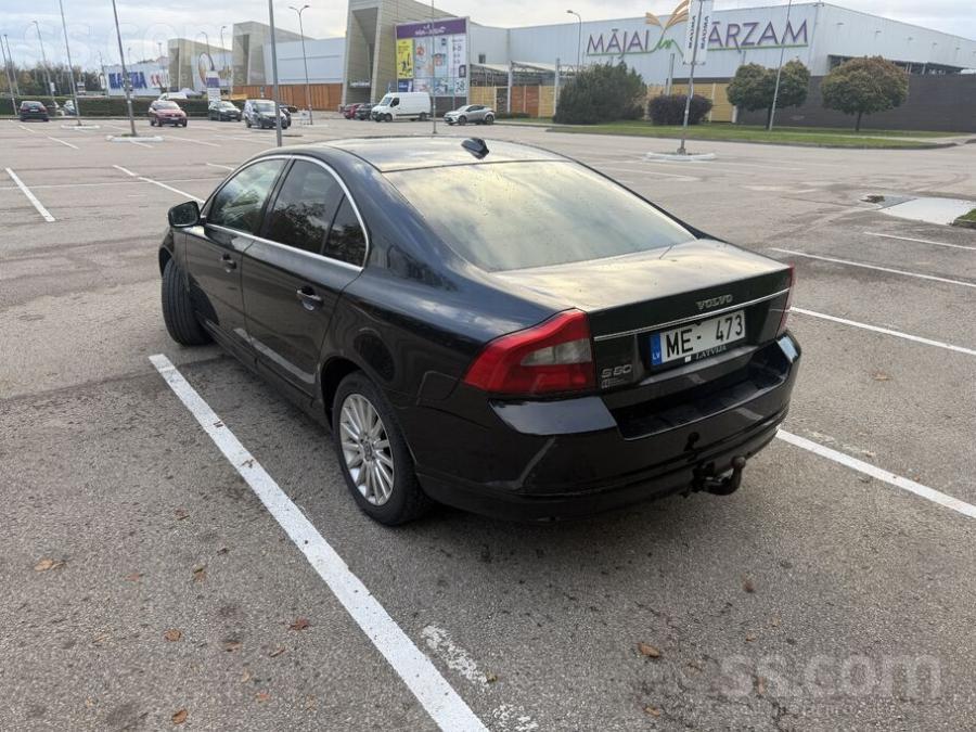 Melns Volvo S80 2007 Jelgava, ar dzinēja tilpumu 2.40 L un nobraukumu 429 tūkst. km par 2000 €, foto 4 vietnē AUTOMOTO.COM.LV