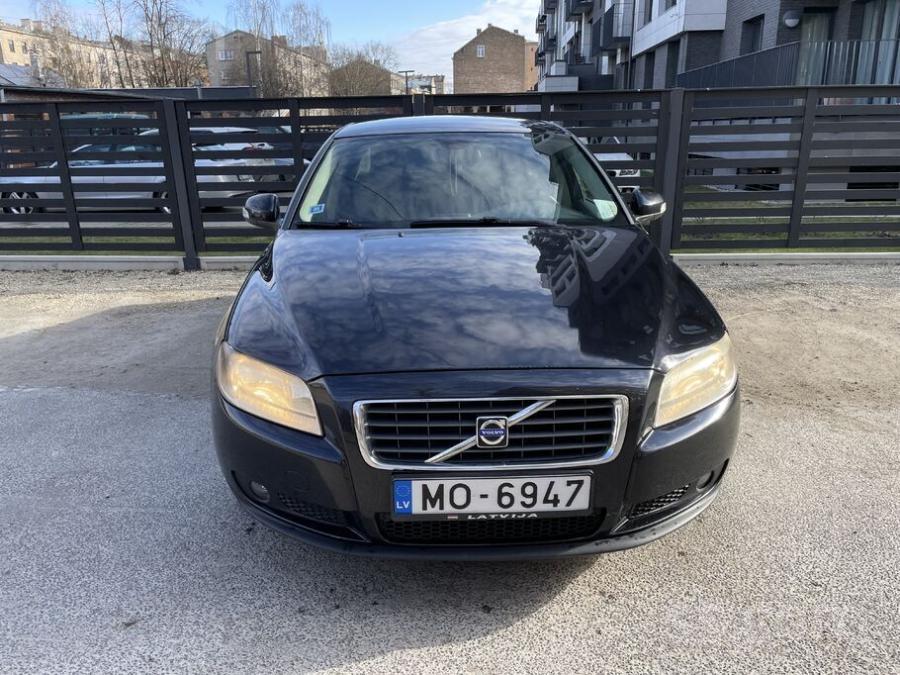 Black Volvo S80 2008 in Riga, with an engine capacity of 2.40 L and mileage of 314 thousand km for 3900 €, photo 1 on AUTOMOTO.COM.LV