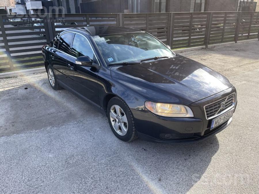 Black Volvo S80 2008 in Riga, with an engine capacity of 2.40 L and mileage of 314 thousand km for 3900 €, photo 2 on AUTOMOTO.COM.LV