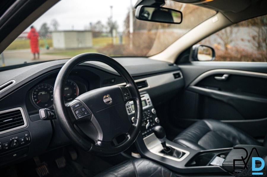 Black Volvo S80 2008 in Riga, with an engine capacity of 2.40 L and mileage of 437 thousand km for 2990 €, photo 7 on AUTOMOTO.COM.LV