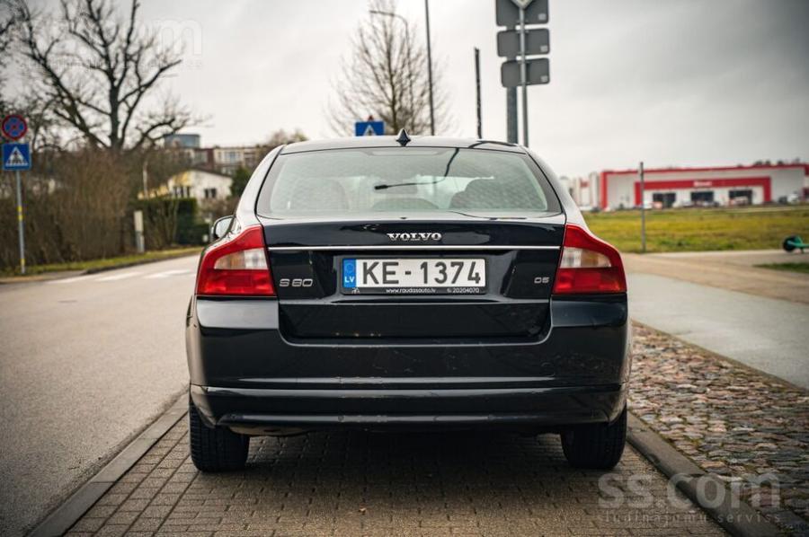 Black Volvo S80 2008 in Riga, with an engine capacity of 2.40 L and mileage of 0 thousand km for 2990 €, photo 4 on AUTOMOTO.COM.LV