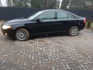 Black Volvo S80 2008 in Salcininkai, with an engine capacity of 2.40 L and mileage of 325 thousand km for 1999 €, photo 2 on AUTOMOTO.COM.LV