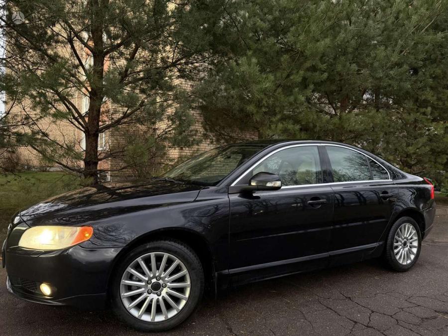 Black Volvo S80 2008 in Kaunas, with an engine capacity of 2.40 L and mileage of 325 thousand km for 2850 €, photo 18 on AUTOMOTO.COM.LV