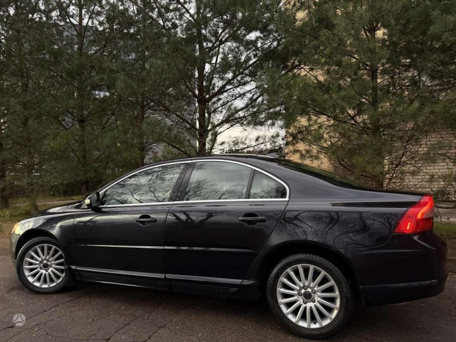 Black Volvo S80 2008 in Kaunas, with an engine capacity of 2.40 L and mileage of 325 thousand km for 2850 €, photo 20 on AUTOMOTO.COM.LV