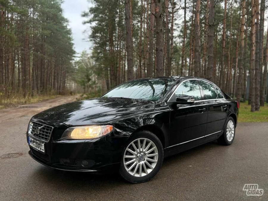 Black Volvo S80 2008 in Vilnius, with an engine capacity of 3.20 L and mileage of 300 thousand km for 2499 €, photo 1 on AUTOMOTO.COM.LV